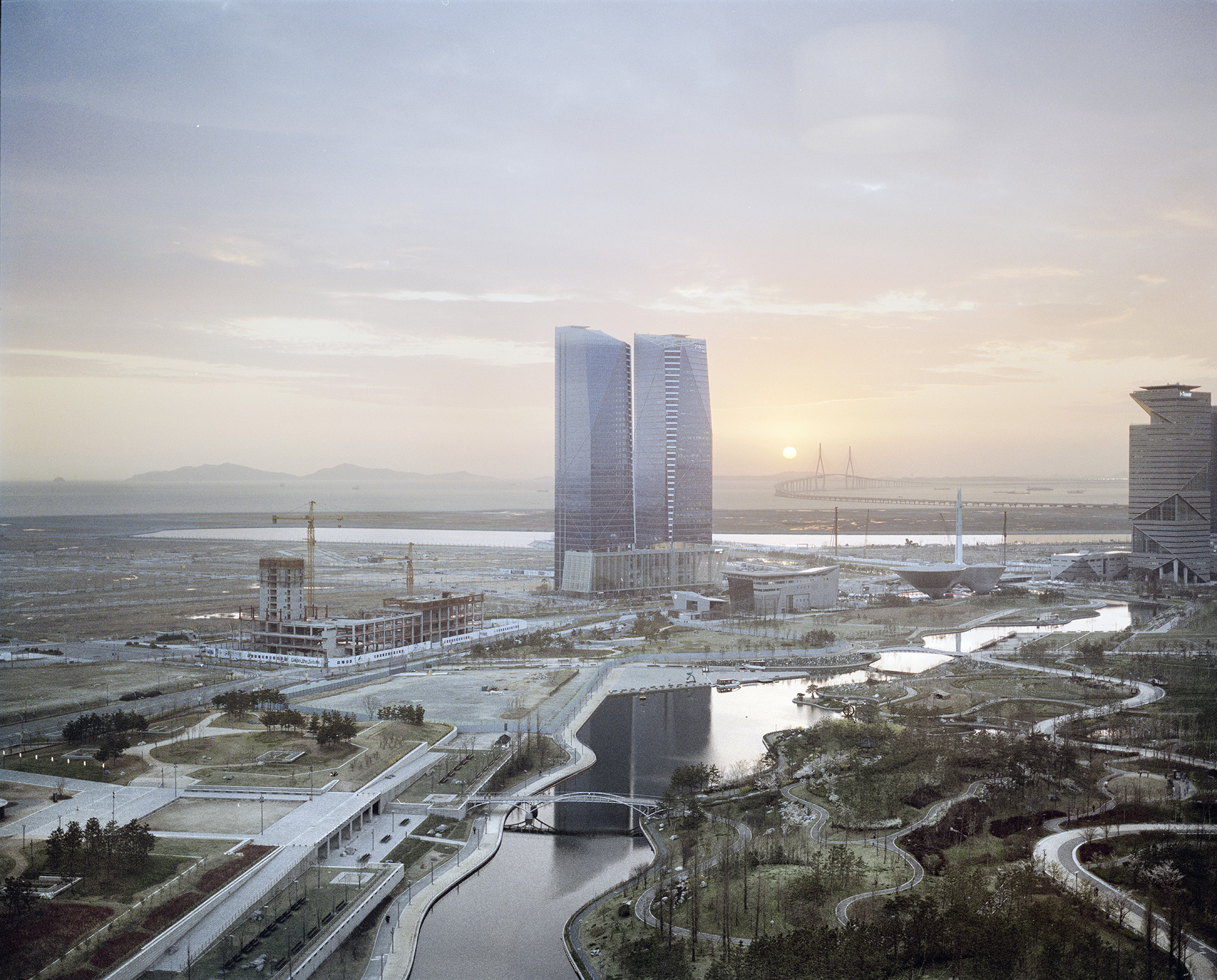 Aerotropolis - Contrasto
